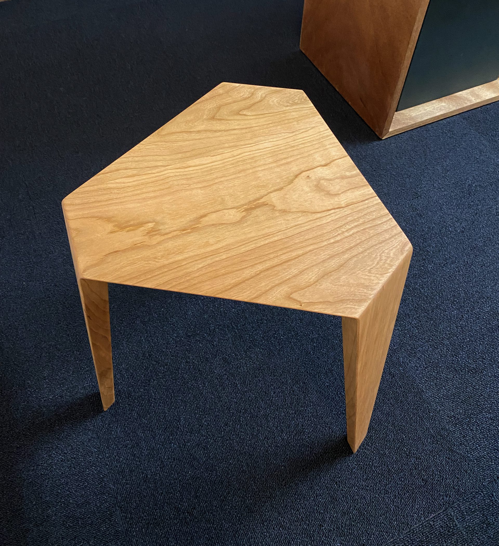 ORI stool | 株式会社礒建築設計事務所